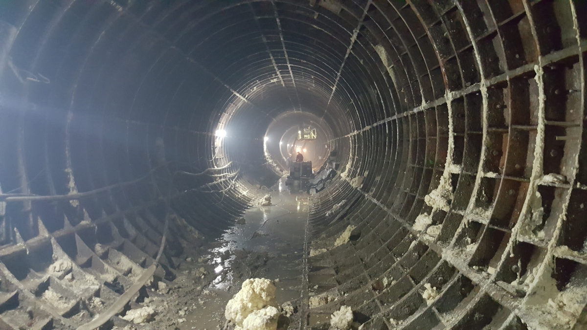 Rehabilitation of a Deteriorated Metro Line with Injection Technology ...